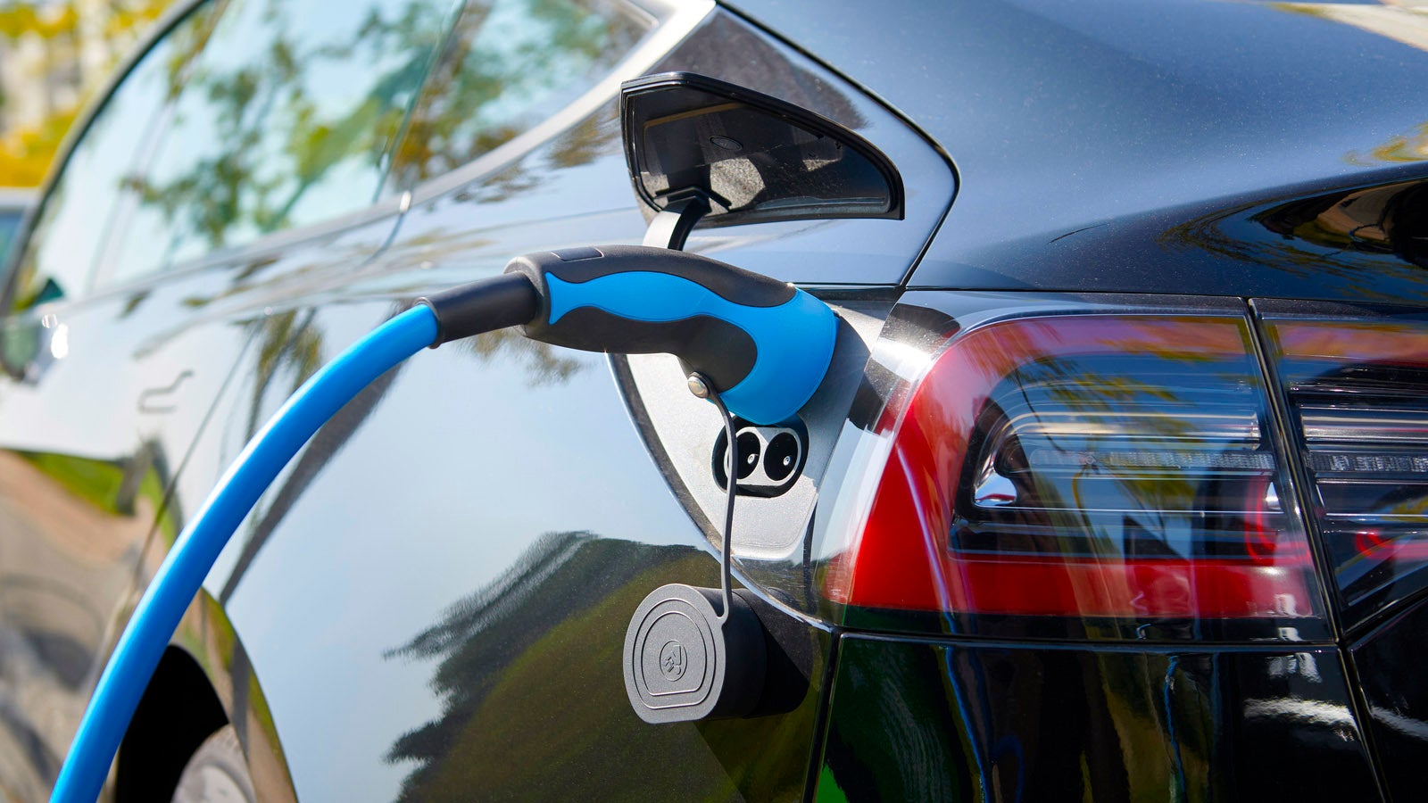 Guide to electric car charger and connector types | Motorpoint
