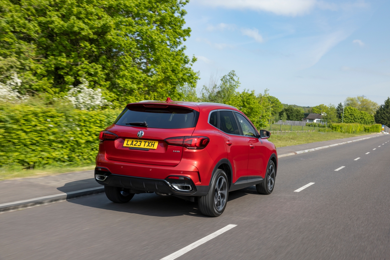 MG HS Review 2025 | Motorpoint