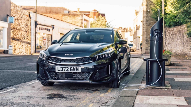 PHEVs – a guide to plug-in hybrid vehicles | Motorpoint