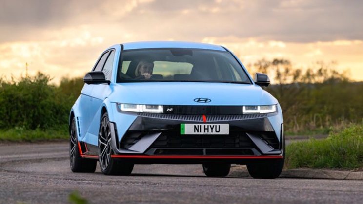10 of the best electric hot hatches to buy in 2025 | Motorpoint