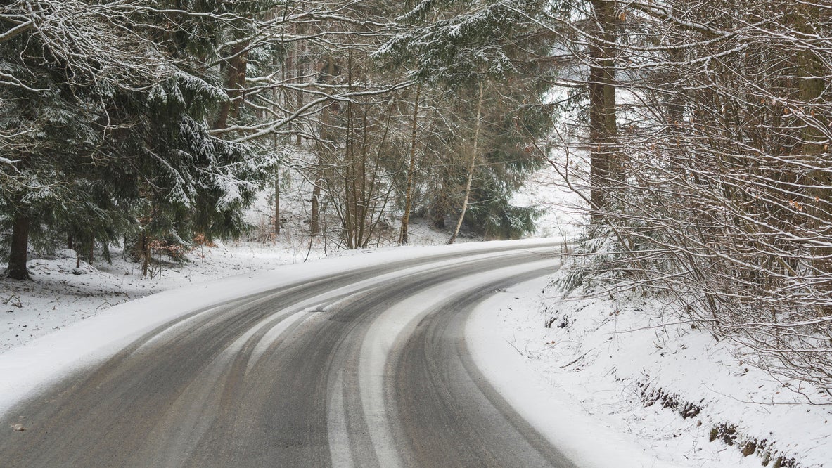 Driving on ice: how to drive in icy conditions | Motorpoint