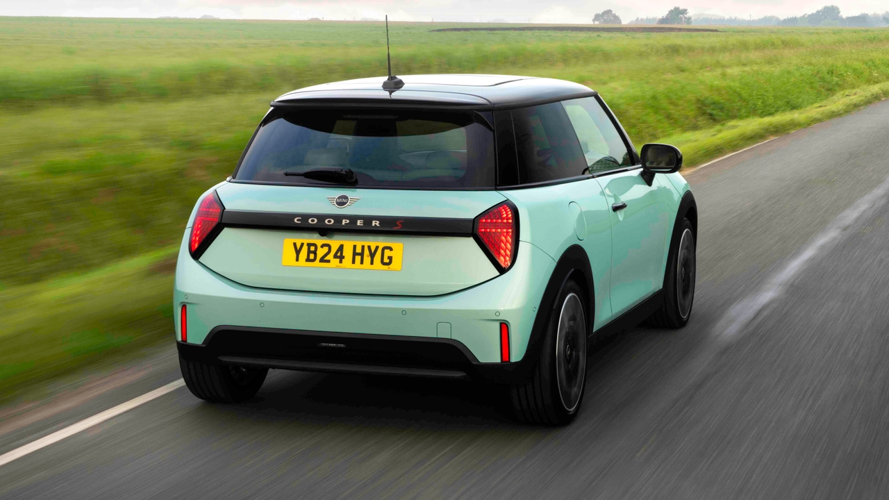 Mini Cooper Review 2025 | Motorpoint