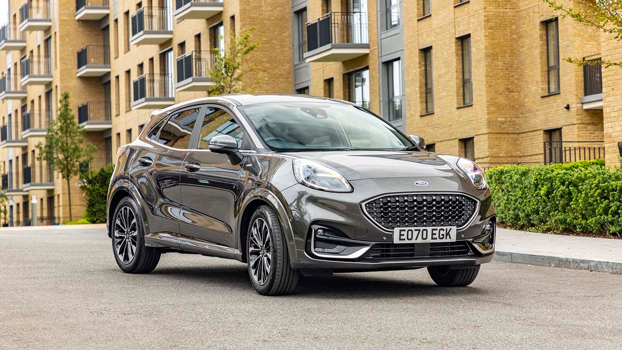 Ford Puma Review 2024 - hot hatch or SUV? | Motorpoint
