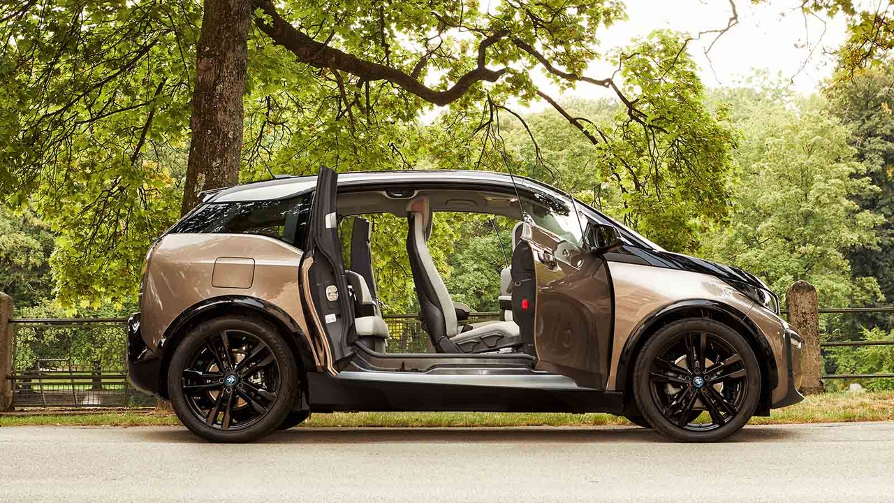 BMW i3 review 2024 | Motorpoint