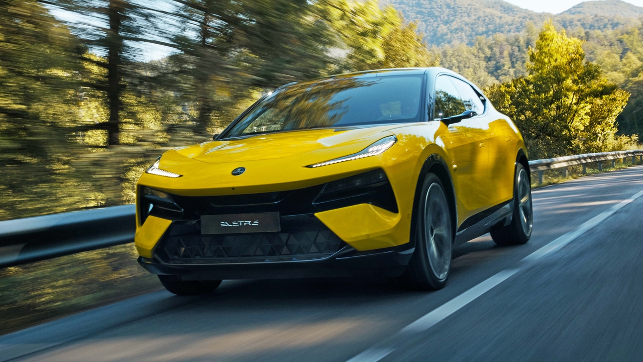 Lotus car reviews | Motorpoint