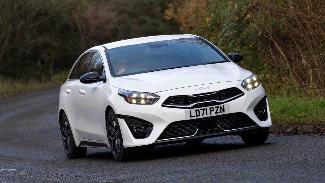 Kia ProCeed review 2025 | Motorpoint