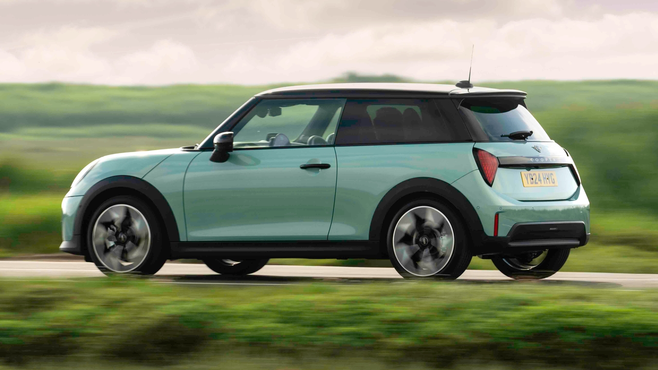 Mini Cooper Review 2025 | Motorpoint
