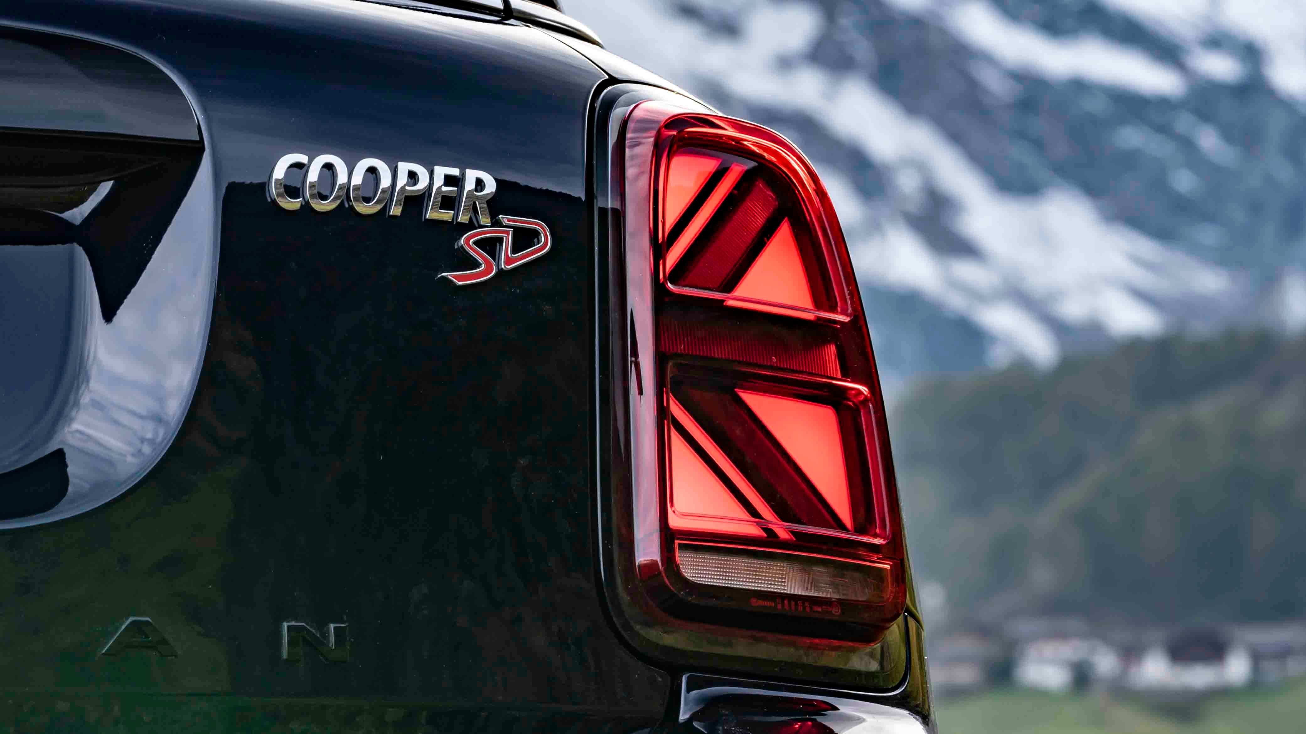 Mini SUV and car range explained: trim levels and model guide | Motorpoint