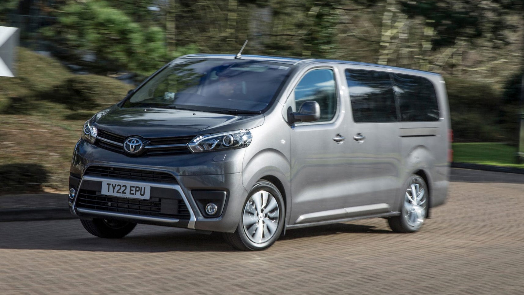 10 of the best cars with sliding doors | Motorpoint