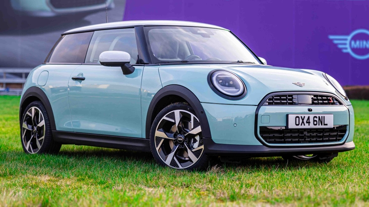 Mini SUV and car range explained: trim levels and model guide | Motorpoint