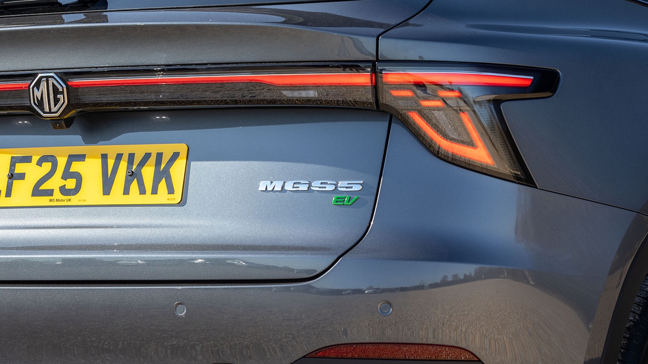 MGS5 EV review 2025 | Motorpoint