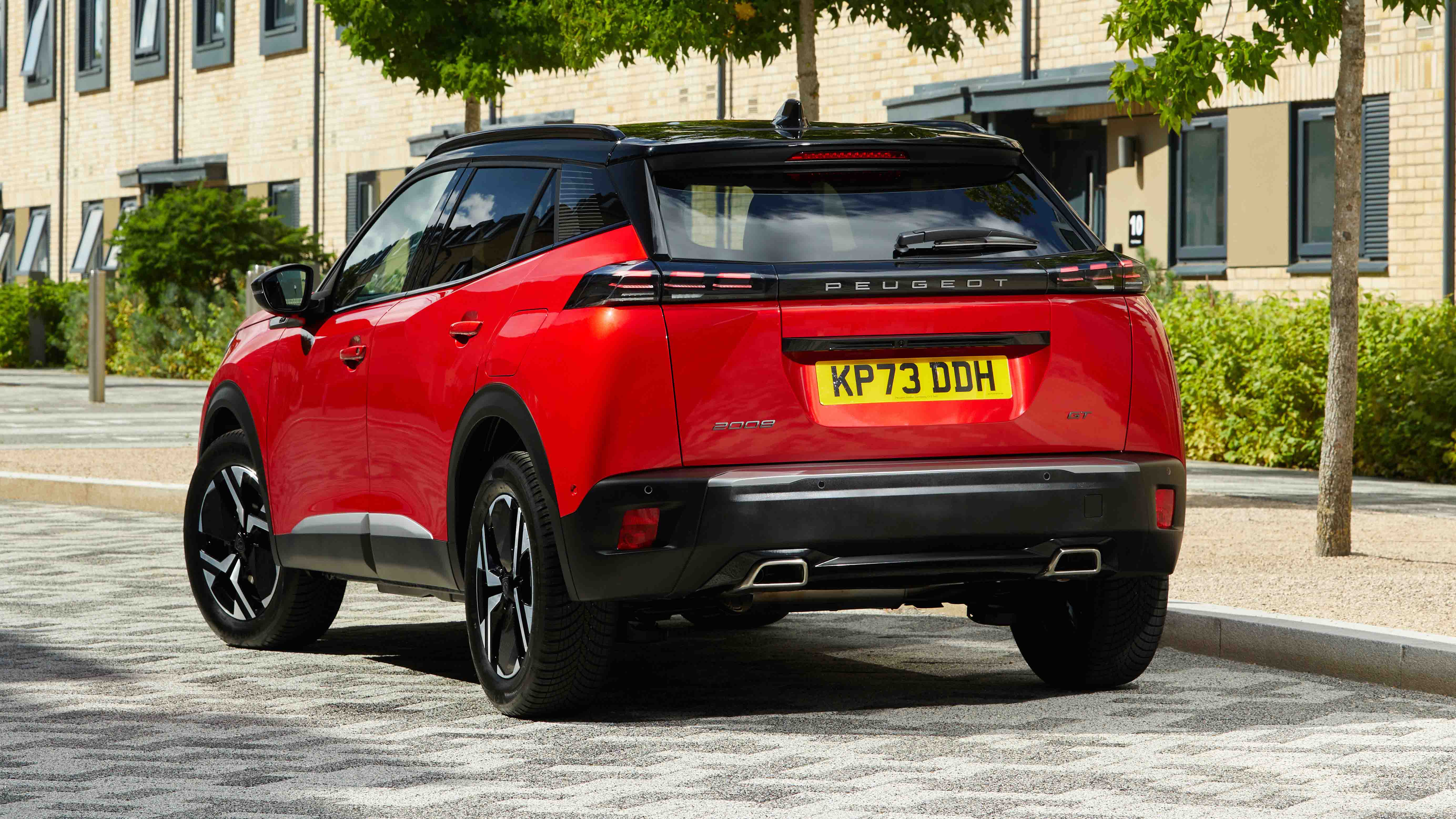 Peugeot 2008 Review 2024 - the best small SUV? | Motorpoint