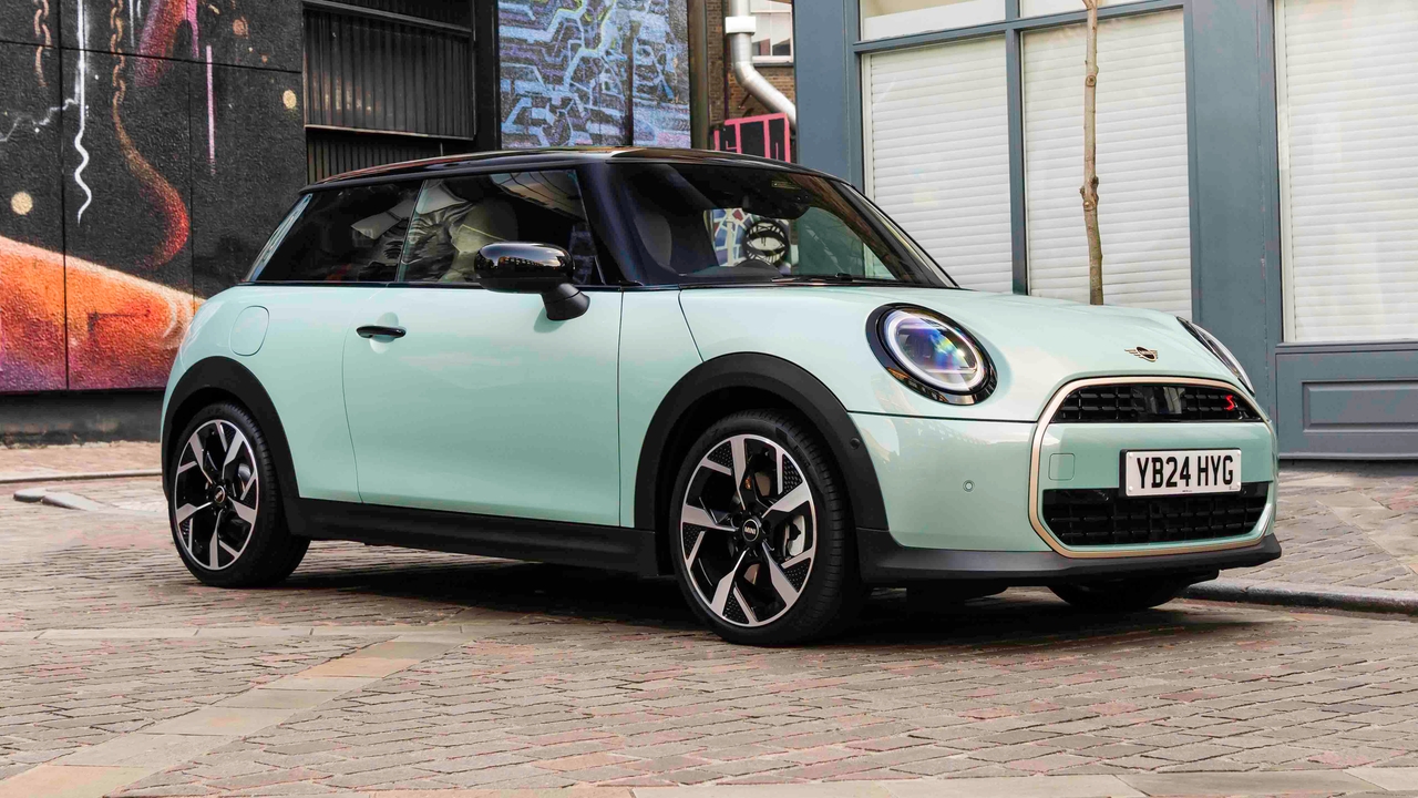 Mini Cooper Review 2025 | Motorpoint