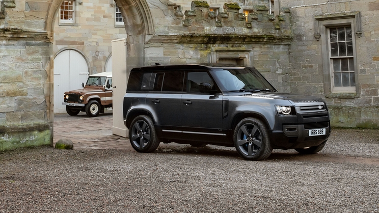 Land Rover vs Range Rover - models explained | Motorpoint
