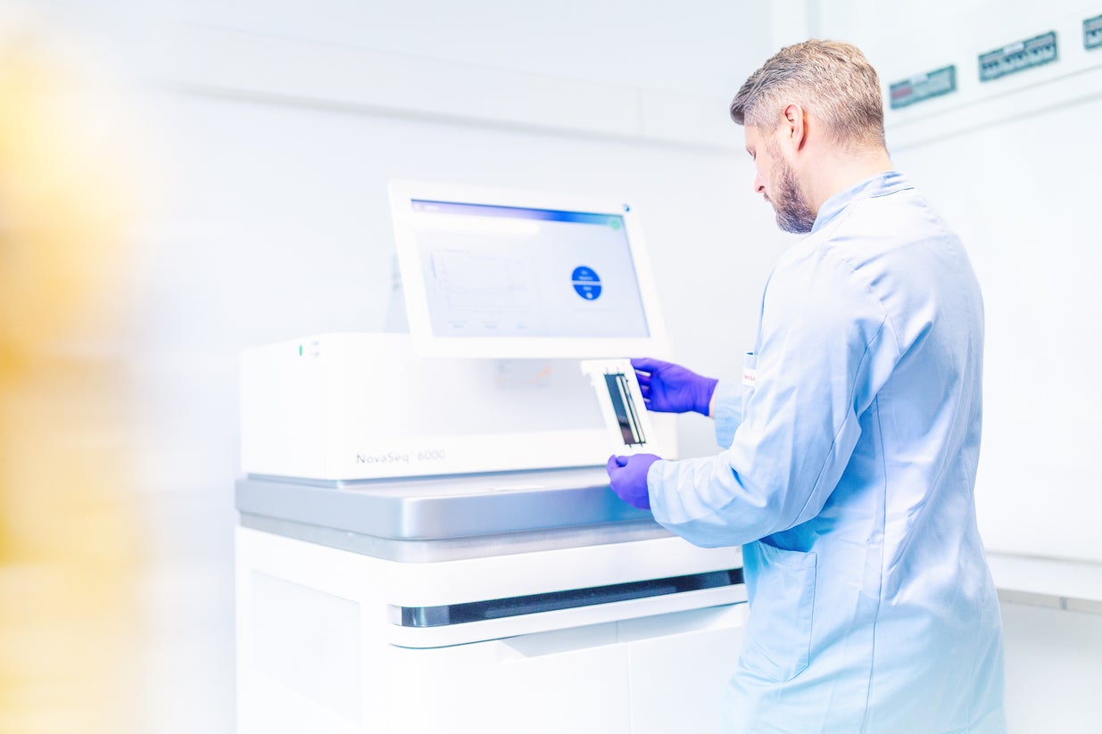 Laboratory management - High throughput lab | DKMS